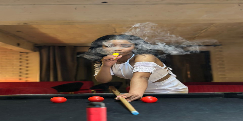 4 Reasons Why People Vape | Foxtrot UC